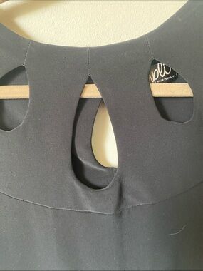 Sympli | Tops | Sympli Black Long Sleeve Tunic With Cutout Design ...